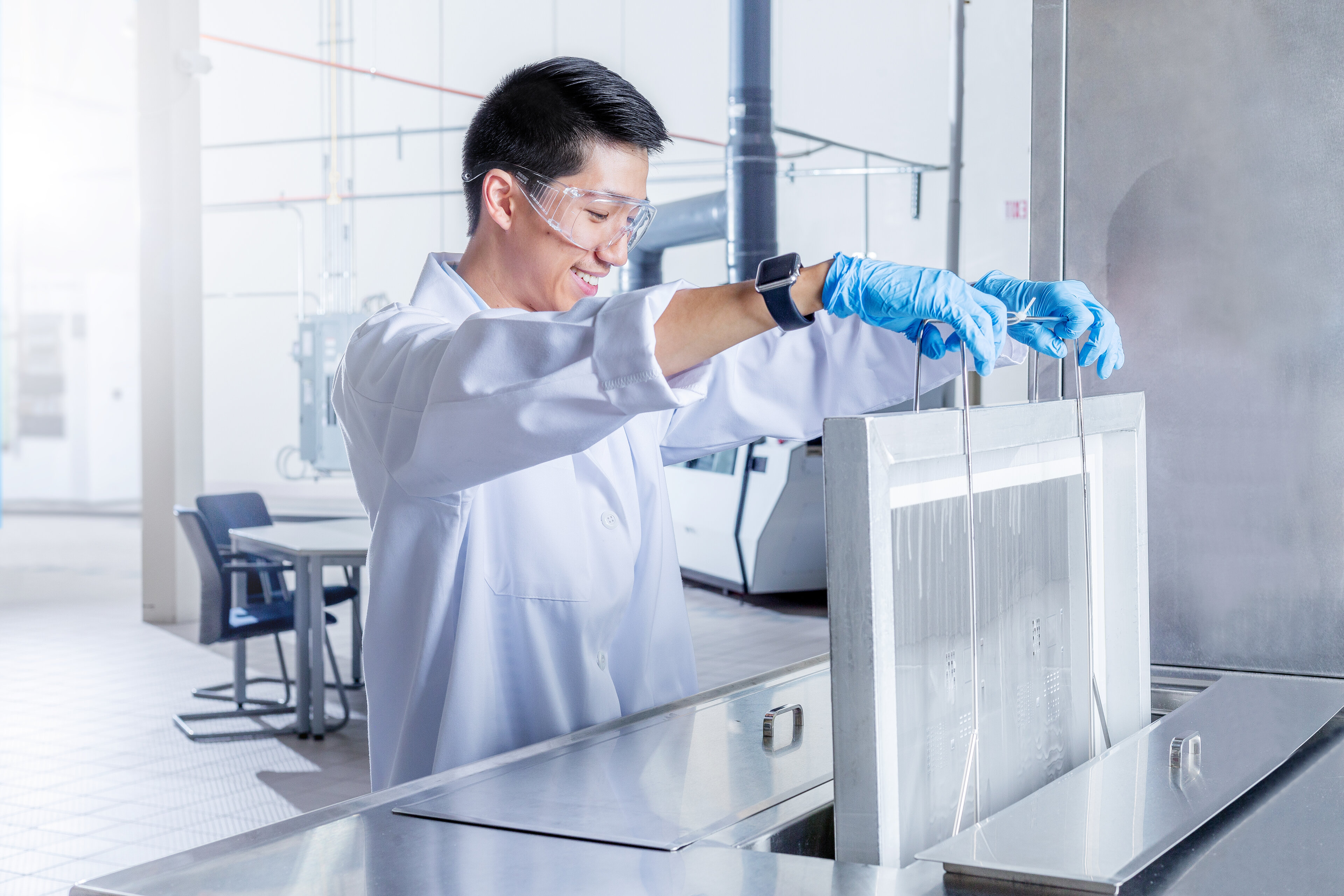 Electronic assemblies - First step: Stencil cleaning - ZESTRON