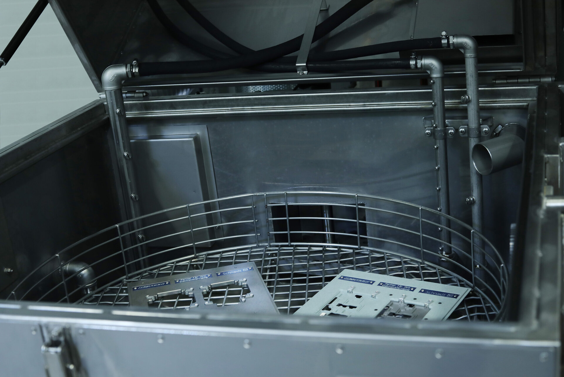 Effective Maintenance Cleaning in Electronics Production - ZESTRON